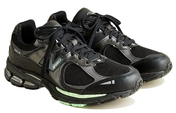 NEW BALANCE 2002r Sneakers - Black