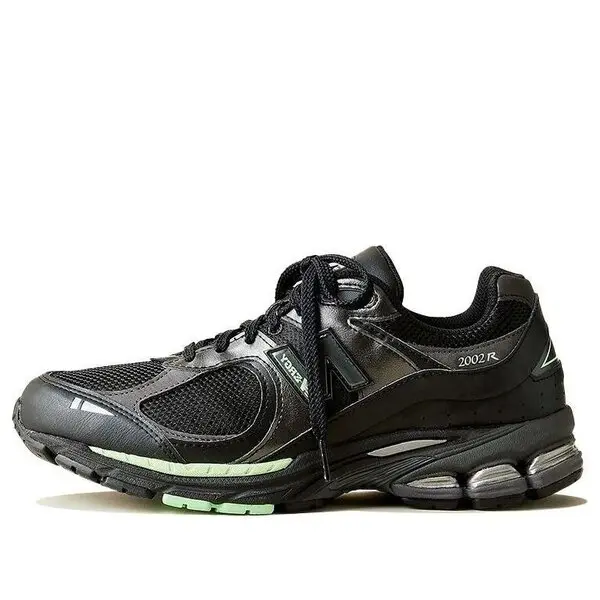 NEW BALANCE 2002r Sneakers - Black