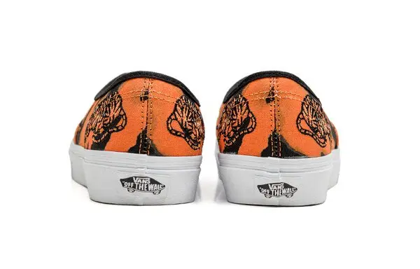 VANS Authentic Low-top Tiger Print Sneakers - Black/orange