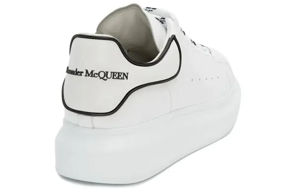 Alexander McQueen Oversized Sneakers - White/black