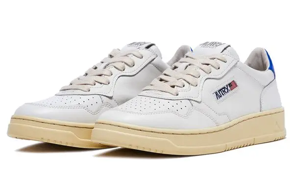 AUTRY Medalist Low Top Sneakers - White/blue