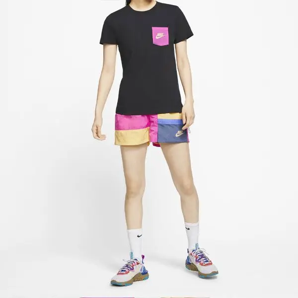 Nike As W Nsw Tee Short Sleeve With Contrasting Logo Pocket