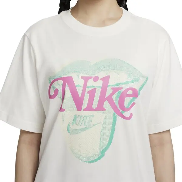 Nike Essential Graphic T-shirt
