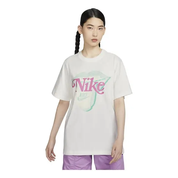 Nike Essential Graphic T-shirt - Sail