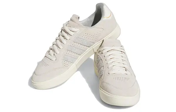 Adidas Tyshawn Low Sneakers