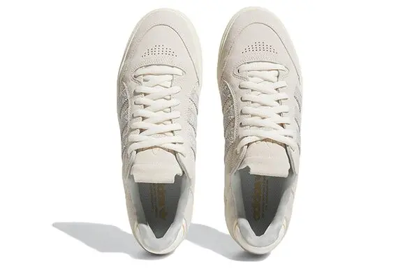 Adidas Tyshawn Low Sneakers