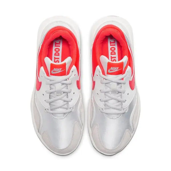 Nike Max Nostalgic Sneakers - White/red