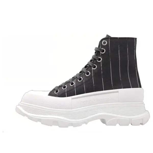 Alexander McQueen Tread Slick Lace Up Ankle Sneakers - Black/white