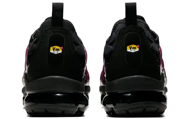 Nike Vapormax Plus Athletic Sneakers - Black