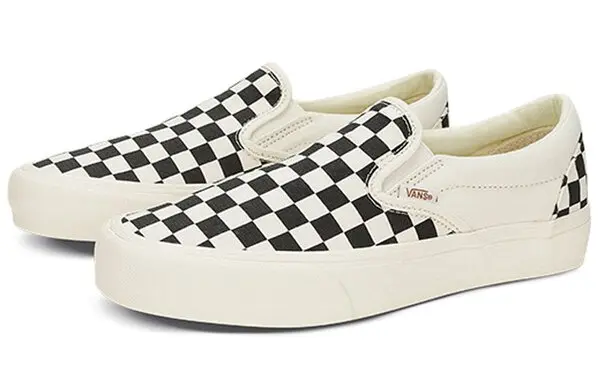 VANS Checkerboard Slip-on Sneakers - Black/white