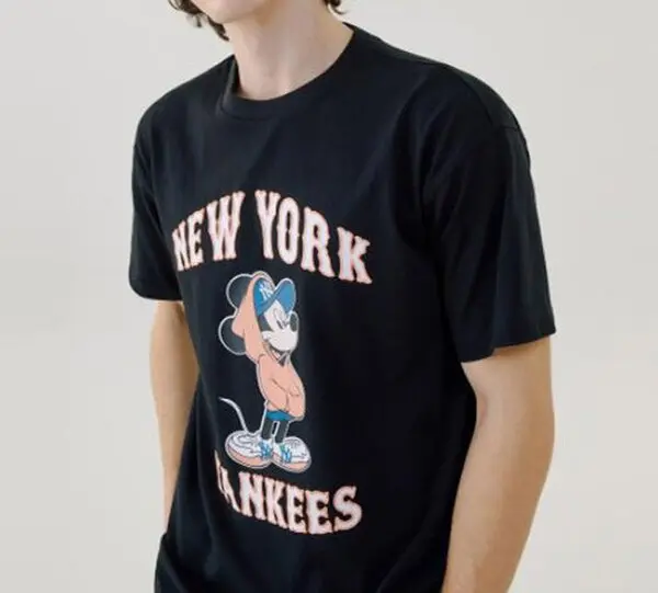 MLB X Disney Mickey Crossover New York Yankees Graphic T-shirt
