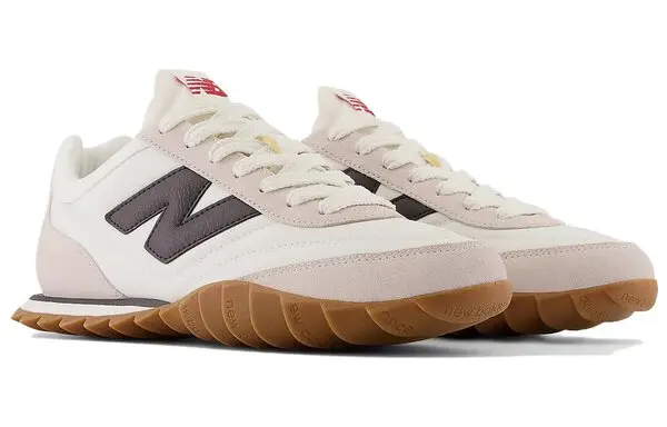 NEW BALANCE Rc30 Sneakers - Cream/black