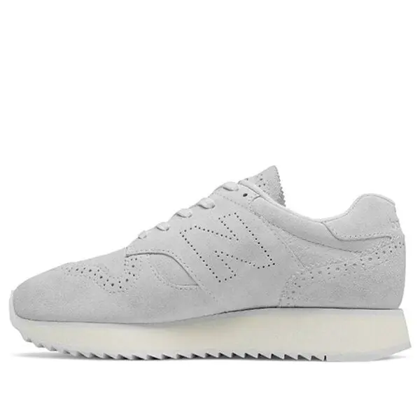 NEW BALANCE 520 Platform Sneakers