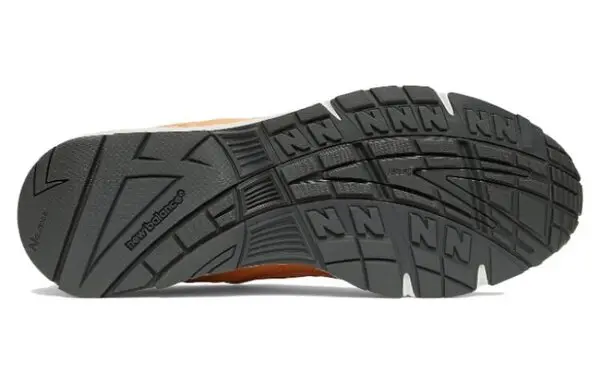 NEW BALANCE 991 Sneakers - Orange/white