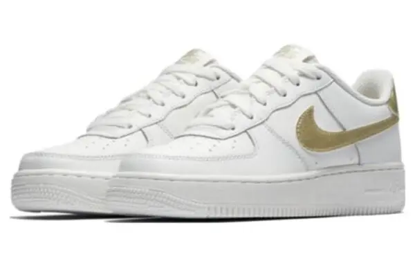 Nike Force 1 Low Top Sneakers