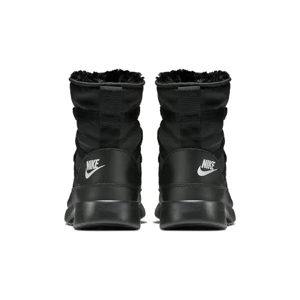Nike Venture Lace-up Boots