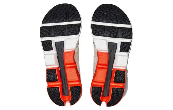On Cloudflyer 4 Sneakers - Sand/flame