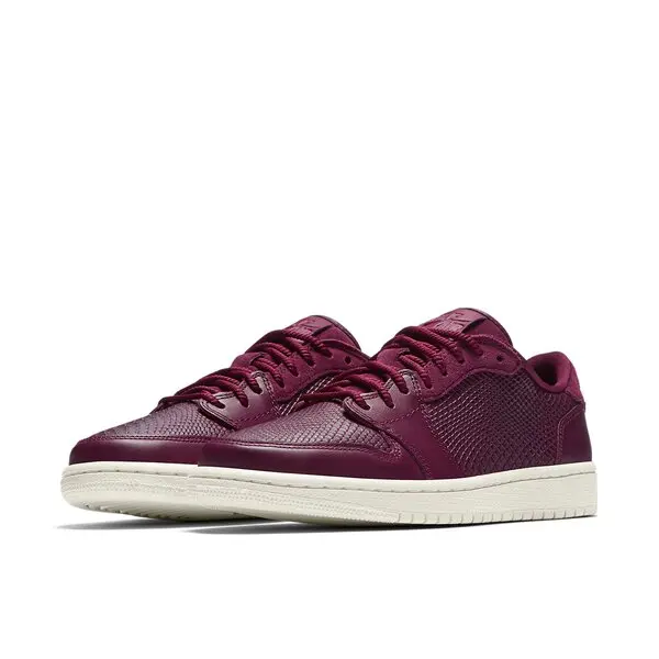 JORDAN 1 Retro Low Ns Sneakers