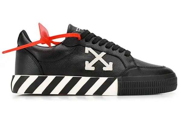 Off-White Vulcanized Low Top Sneakers - Black