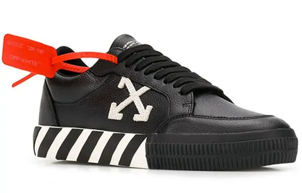 Off-White Vulcanized Low Top Sneakers - Black