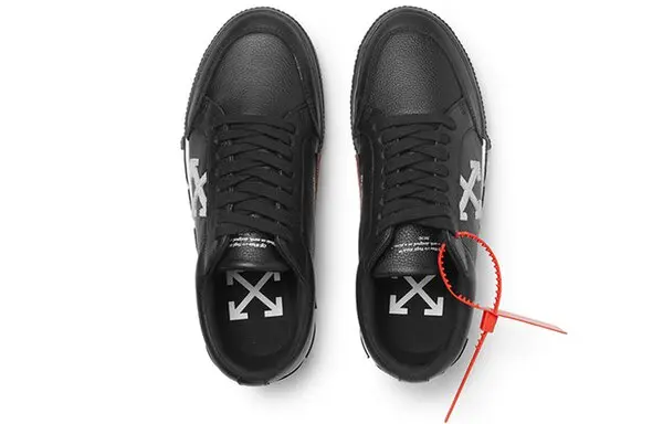 Off-White Vulcanized Low Top Sneakers - Black