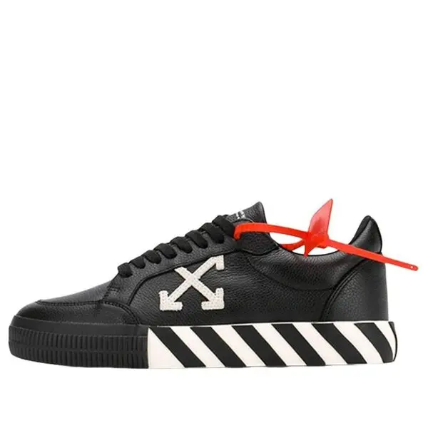 Off-White Vulcanized Low Top Sneakers - Black