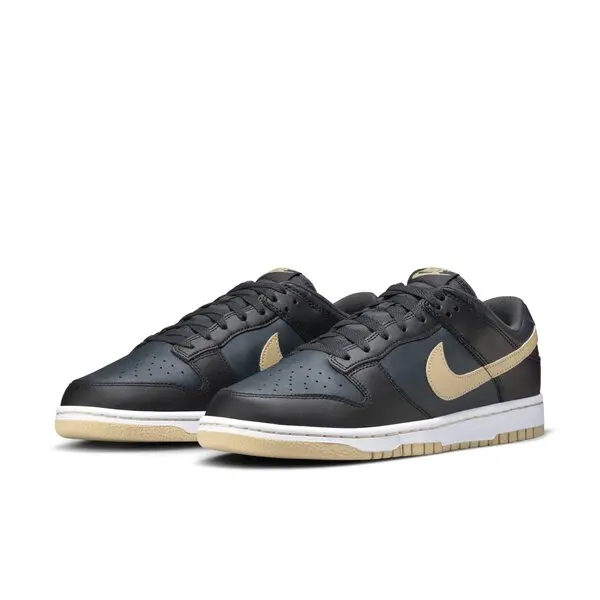Nike Dunk Low Sneakers
