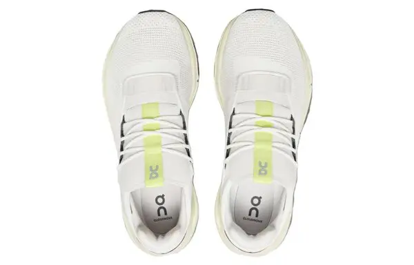 On Cloudnova Sneakers - Undyed/white/seedling