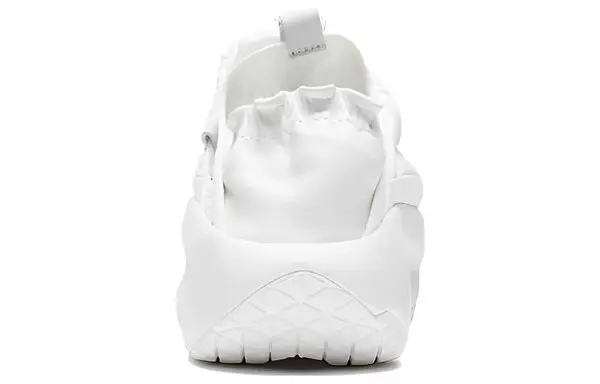 LI-NING Yunyou Fluffy Sneakers