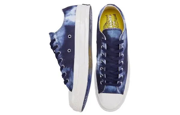 CONVERSE Chuck 70 Low Top Sneakers - Blue/white