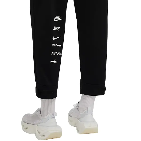 Nike Swoosh Cargo Pants