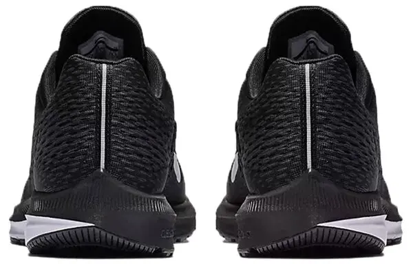 Nike Zoom Winflo 5 Sneakers - Black
