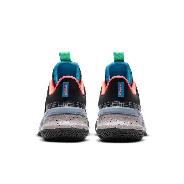 Nike Ambassador Low Top Basketball Sneakers