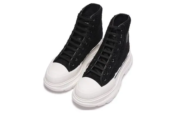 Alexander McQueen Tread Slick High Top Lace Up Boots - Black/beige