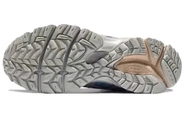 Asics Gel-kahana 8 Sneakers - Greyblue/brown
