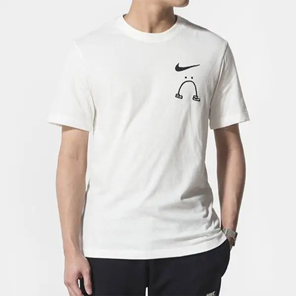 Nike Short Sleeve Graphic Tee