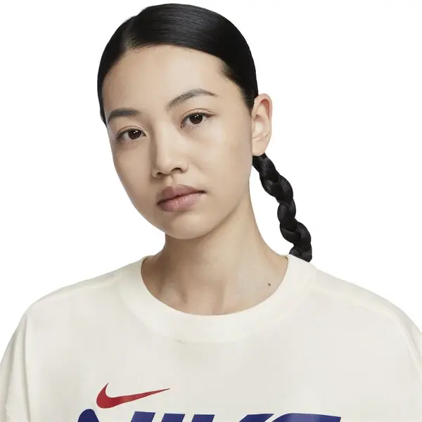 Nike Graphic Oversized T-shirt Asia Sizing