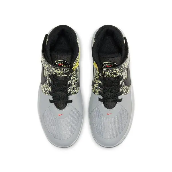 Nike Team Hustle Sneakers