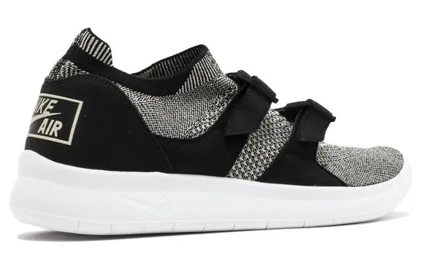 Nike Sock Racer Ultra Flyknit Sneakers - Black/white