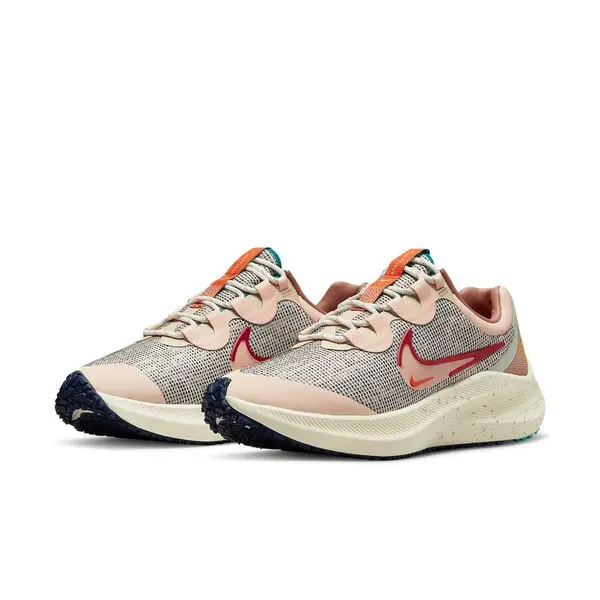 Nike Zoom Winflo 8 Shield Low Top Sneakers - White