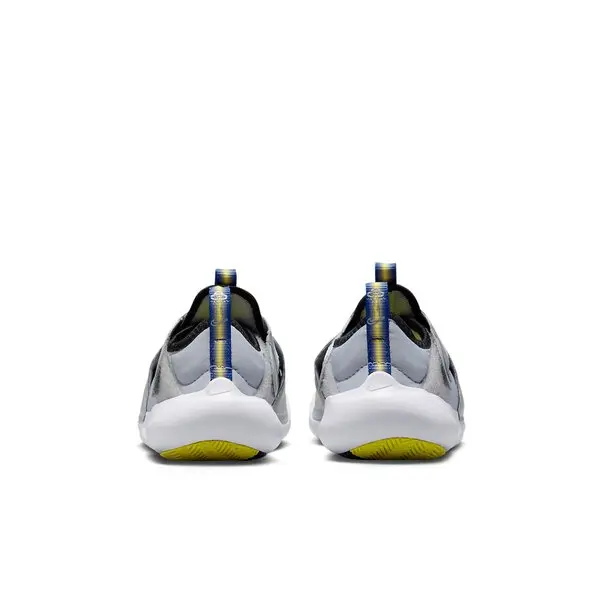 Nike Flex Advance Se Low Top Athletic Sneakers