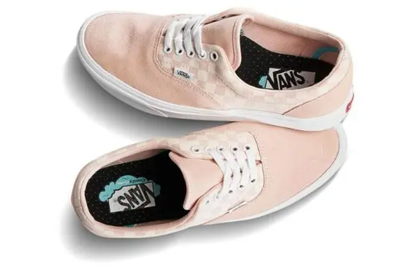 VANS Comfycush Era Low Top Sneakers