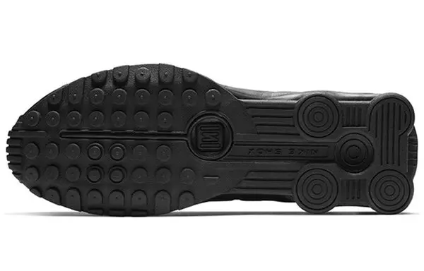 Nike Shox R4 "triple - Black