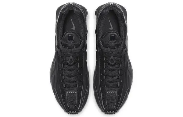 Nike Shox R4 "triple - Black
