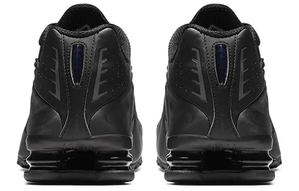Nike Shox R4 "triple - Black