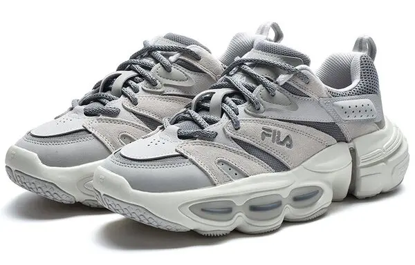 FILA Court Deluxe Low Top Sneakers