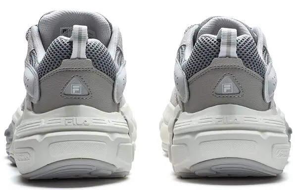 FILA Court Deluxe Low Top Sneakers