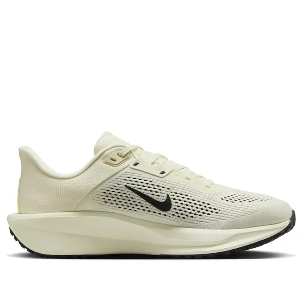 Nike Quest Sneakers - Coconut Milk/sail/black