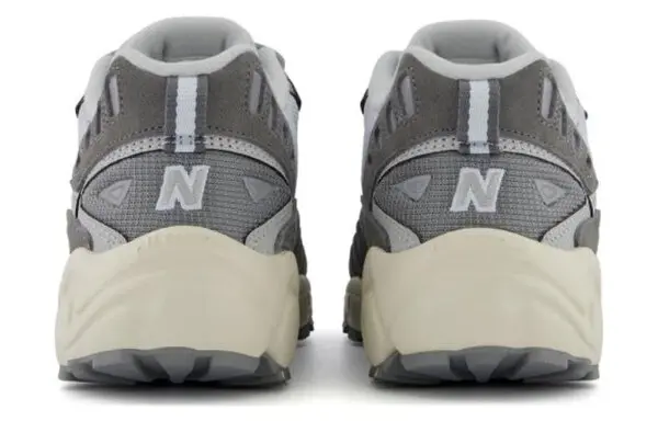 NEW BALANCE 703 Sneakers