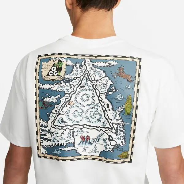 Nike Iceland Map Short Sleeve T-shirt Asia Sizing - Summit White